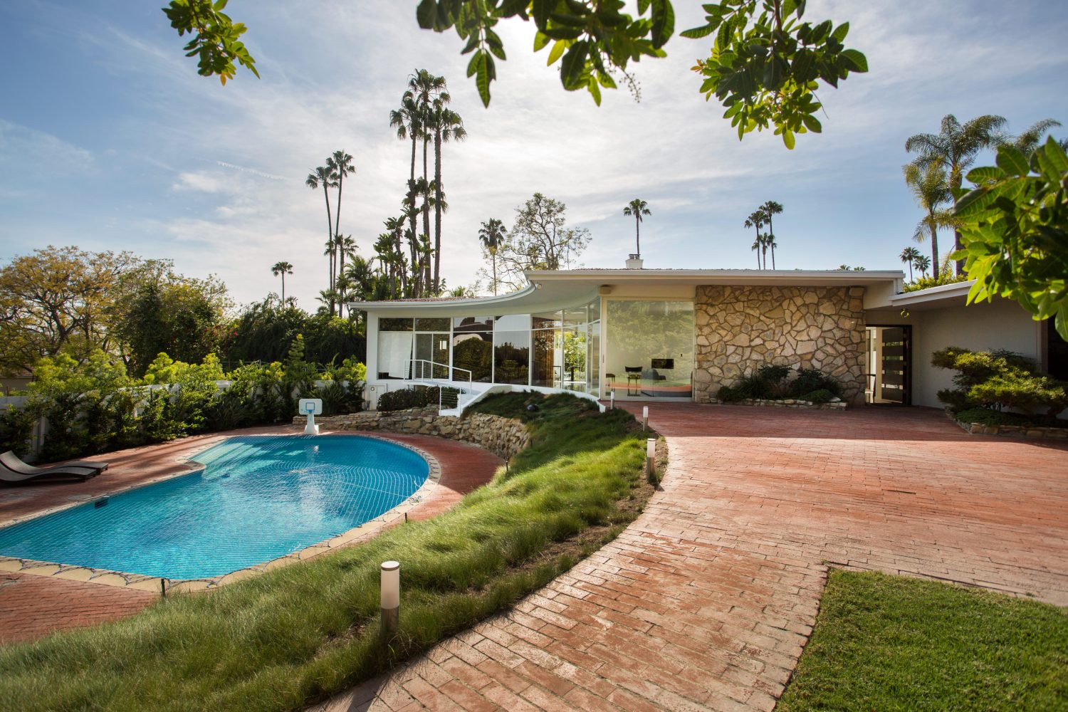 Reflective Space – Wedding Estates